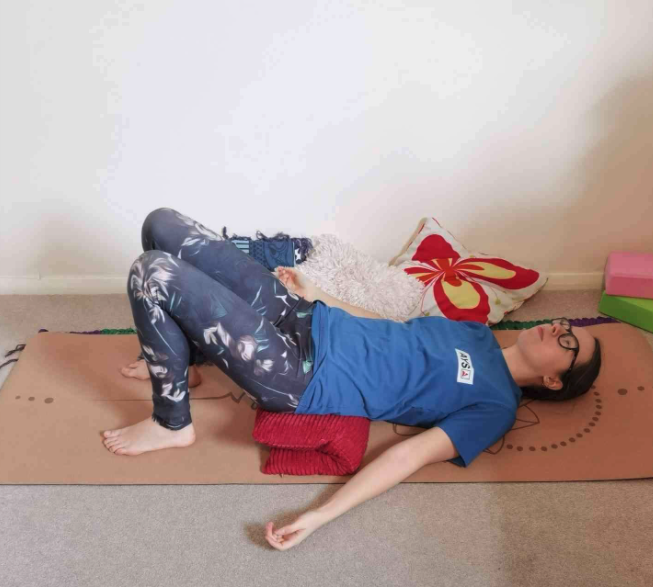 5 Best Yoga Poses For Periods Using Pillows – Your Period Called